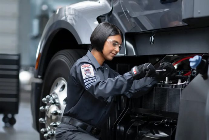 Get Your Truck Ready for Winter with Excellence Peterbilt - Camions ...