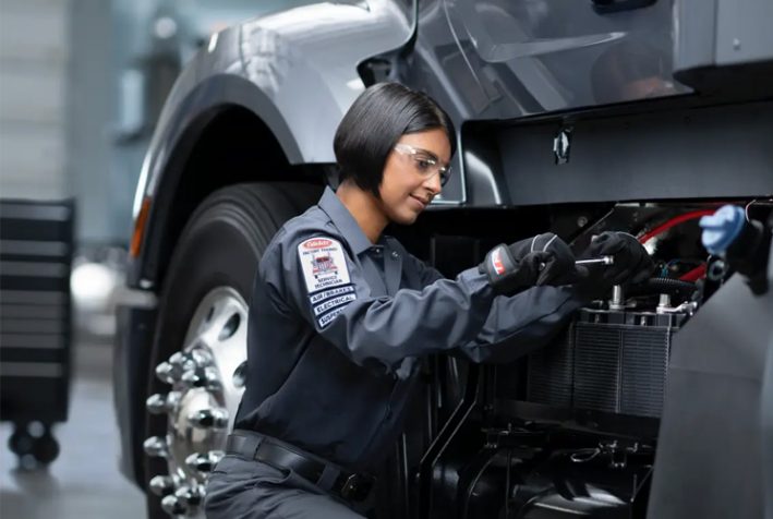 Get Your Truck Ready for Winter with Excellence Peterbilt - Camions ...